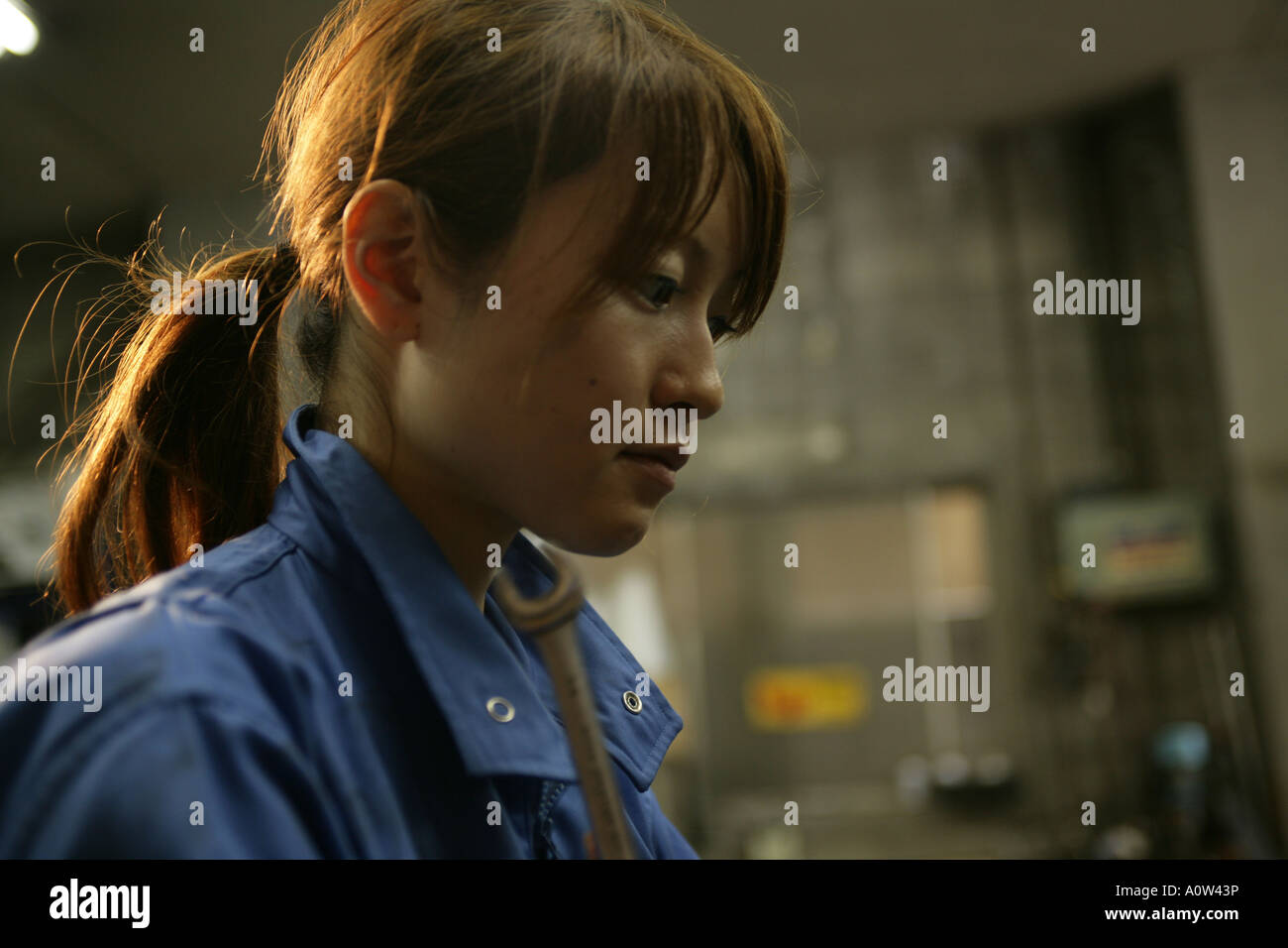 Japanese auto mechanic hi-res stock photography and images - Alamy