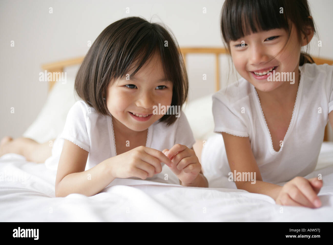 Barefoot japanese girls hi-res stock photography and images - Alamy