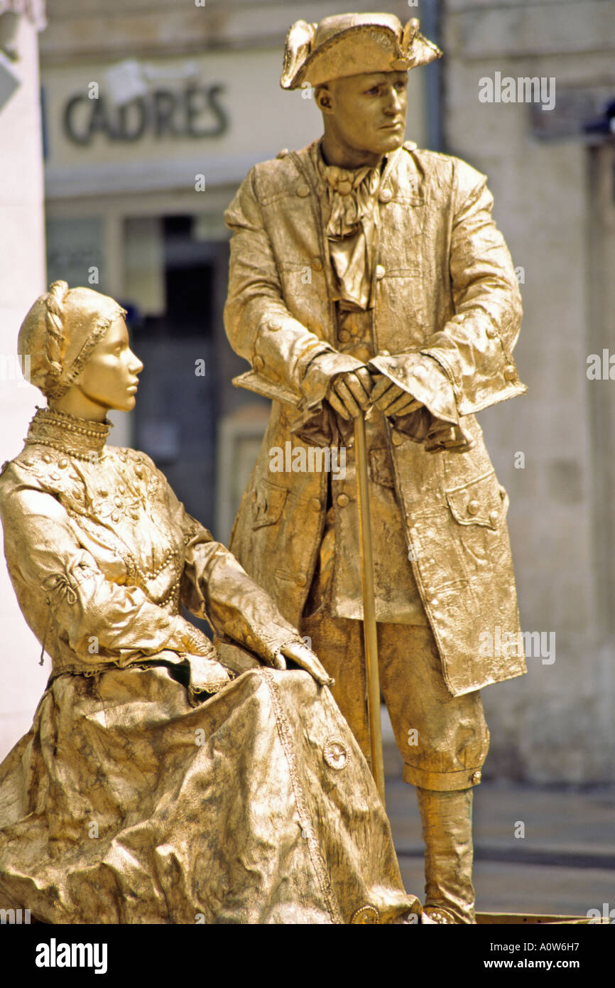 Street artist as a human statue Stock Photo - Alamy