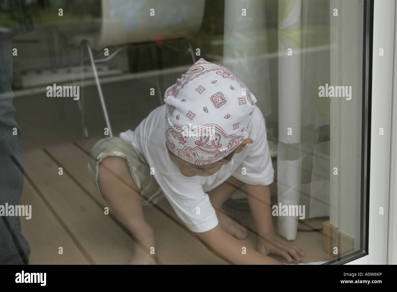 Barefoot japanese boy hi-res stock photography and images - Alamy