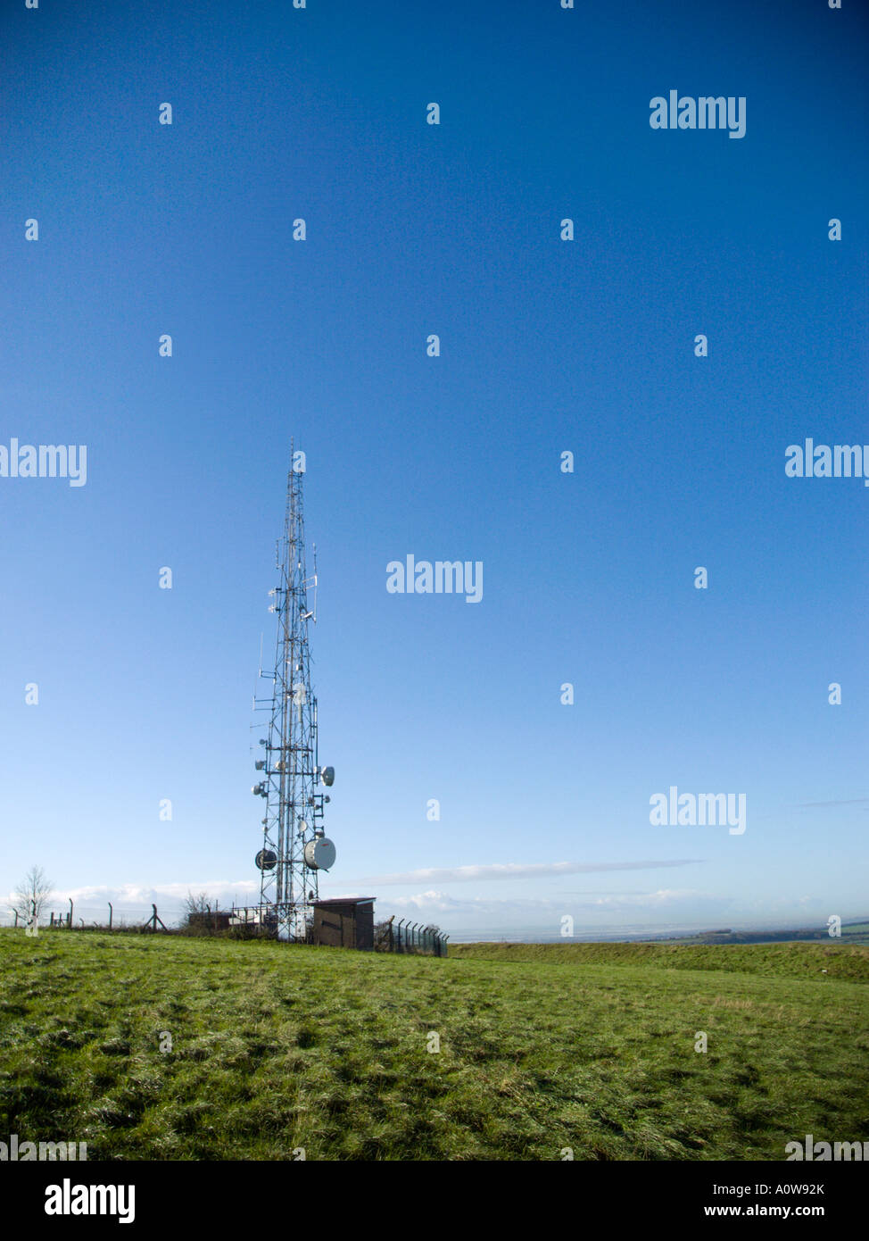 Tele communication mast hi-res stock photography and images - Alamy