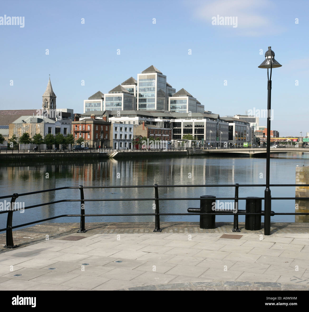 Dublins financial services district hi-res stock photography and images ...