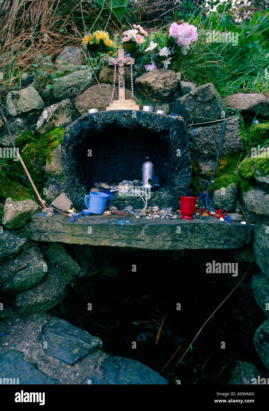 Holy well and shrine hi-res stock photography and images - Alamy