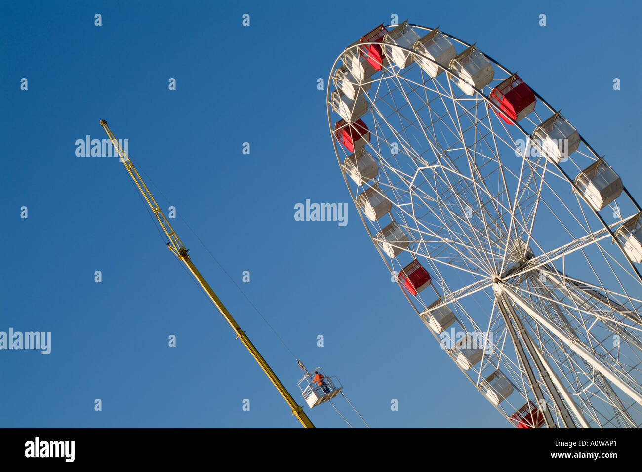 Large ferris wheels hi-res stock photography and images - Alamy