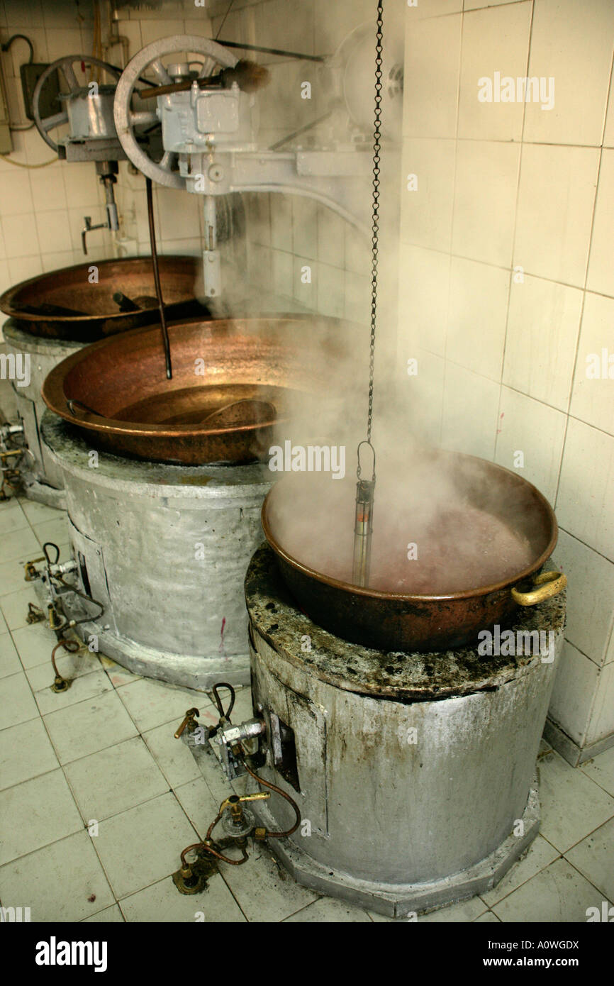 Boiling candy mixture hi-res stock photography and images - Alamy