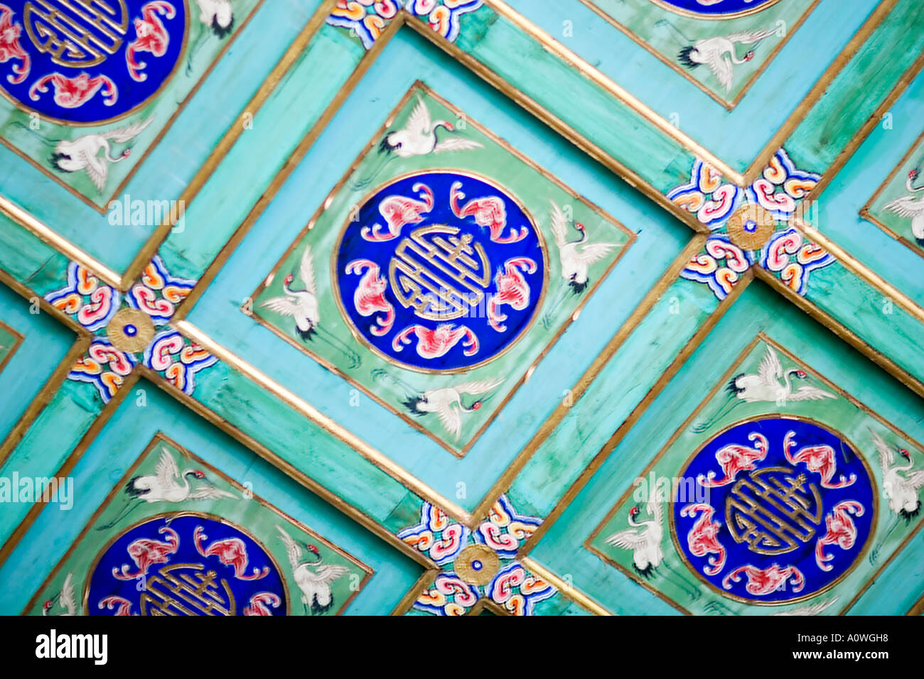 Summer palace beijing ceiling hi-res stock photography and images - Alamy