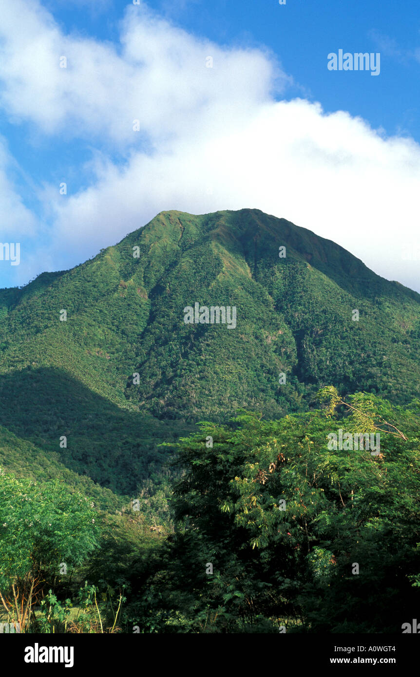 Mount Nevis peak scenic landscape mt nevis Stock Photo - Alamy