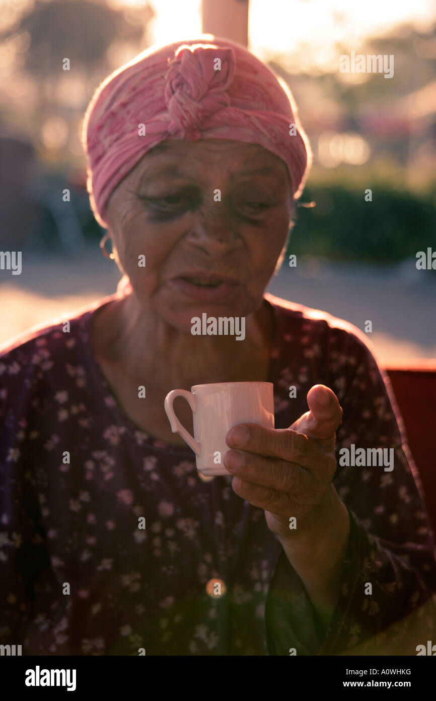 GYPSY WOMAN FORTUNE TELLING WITH TURKISH COFEE, TURKEY Stock Photo - Alamy