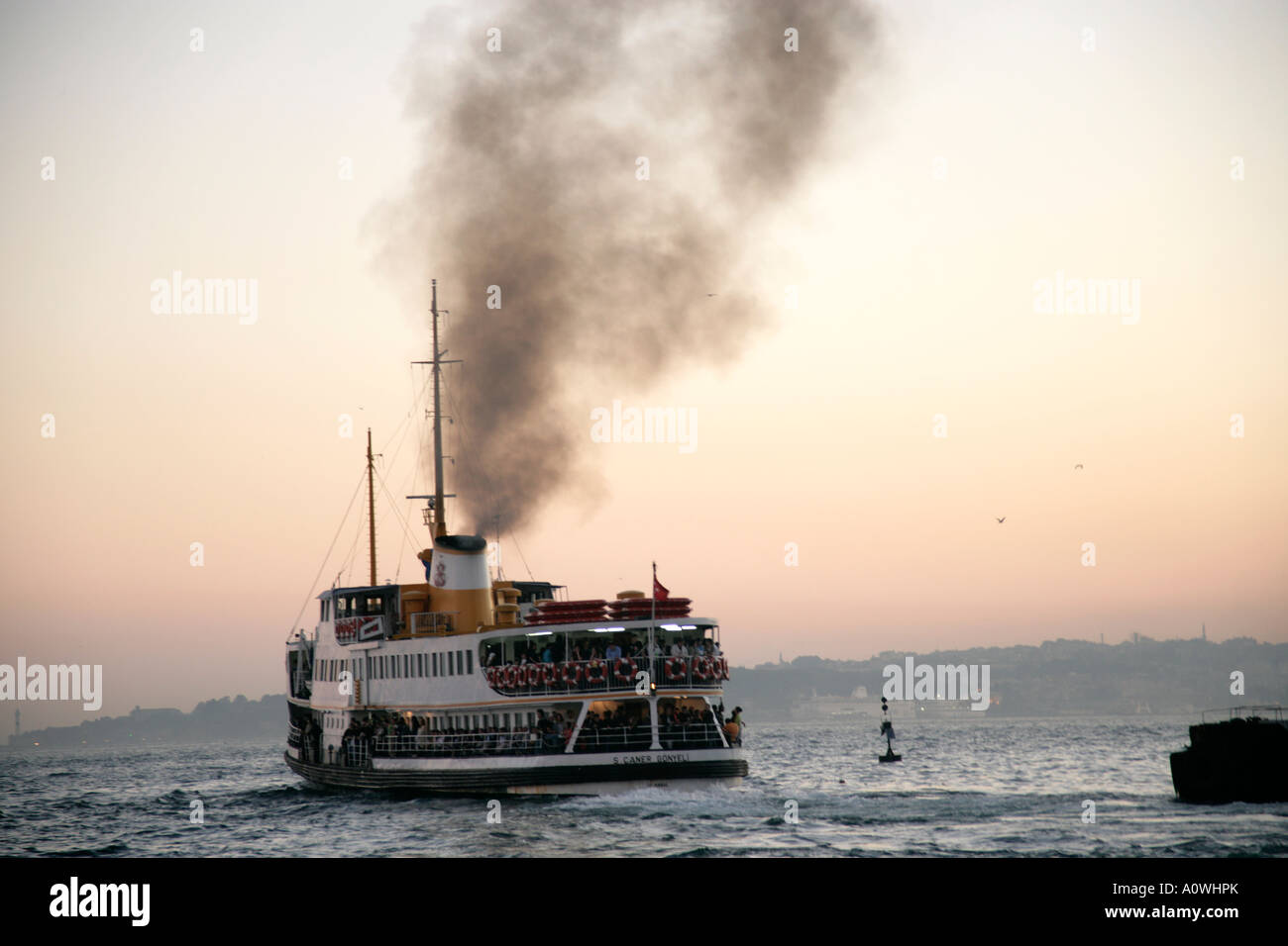 TRADITIONAL FERRY BOAT, ISTANBUL, TURKEY Stock Photo - Alamy