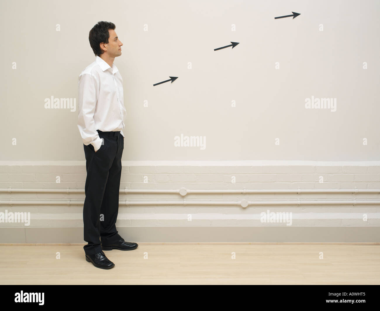 Arrows upward hi-res stock photography and images - Alamy