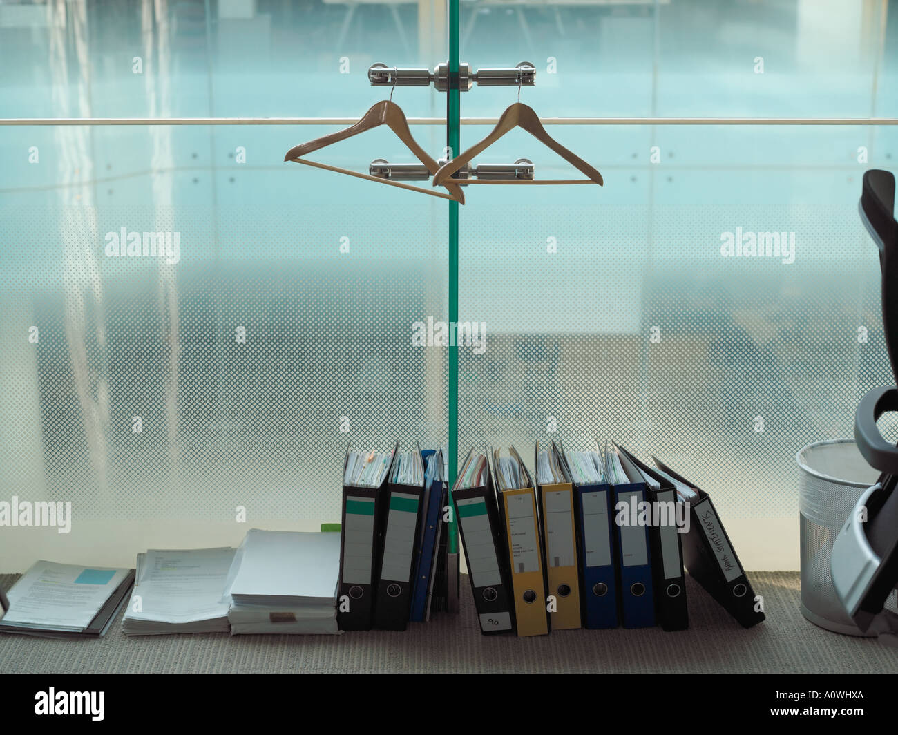 Document folder in bin hi-res stock photography and images - Alamy