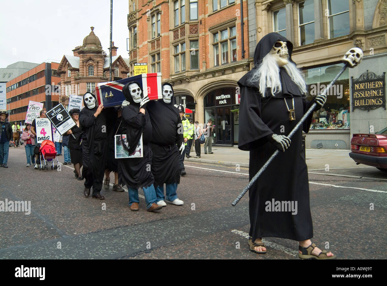 Real Fathers For Justice demonstration at the September 2006 New Labour ...
