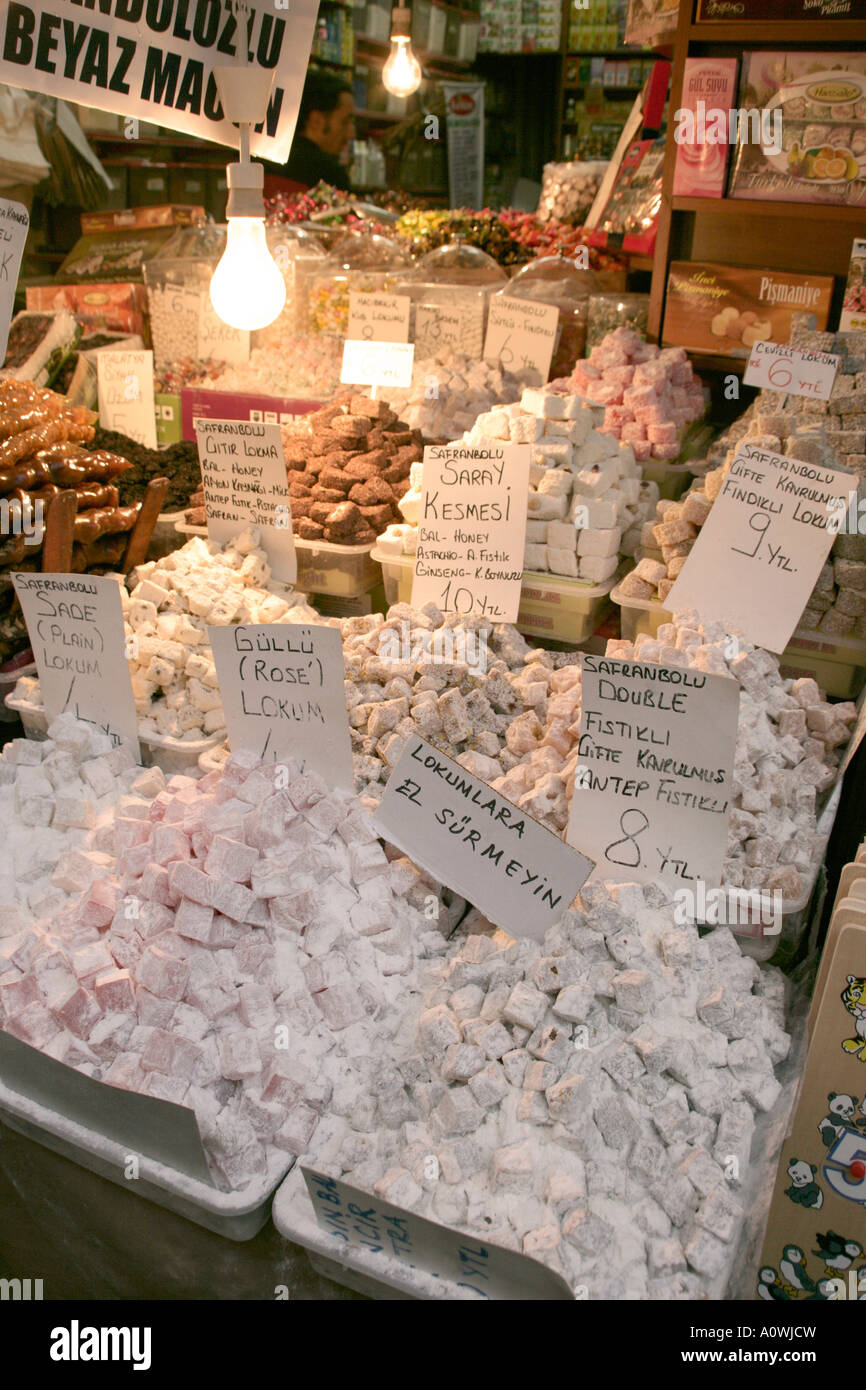 TURKISH DELIGHT AT A MARKET IN EMINONU, TURKEY Stock Photo - Alamy
