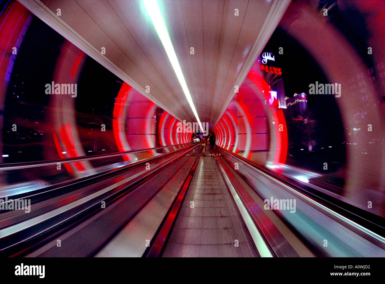 Automatic walkway moving sidewalk hi-res stock photography and images ...