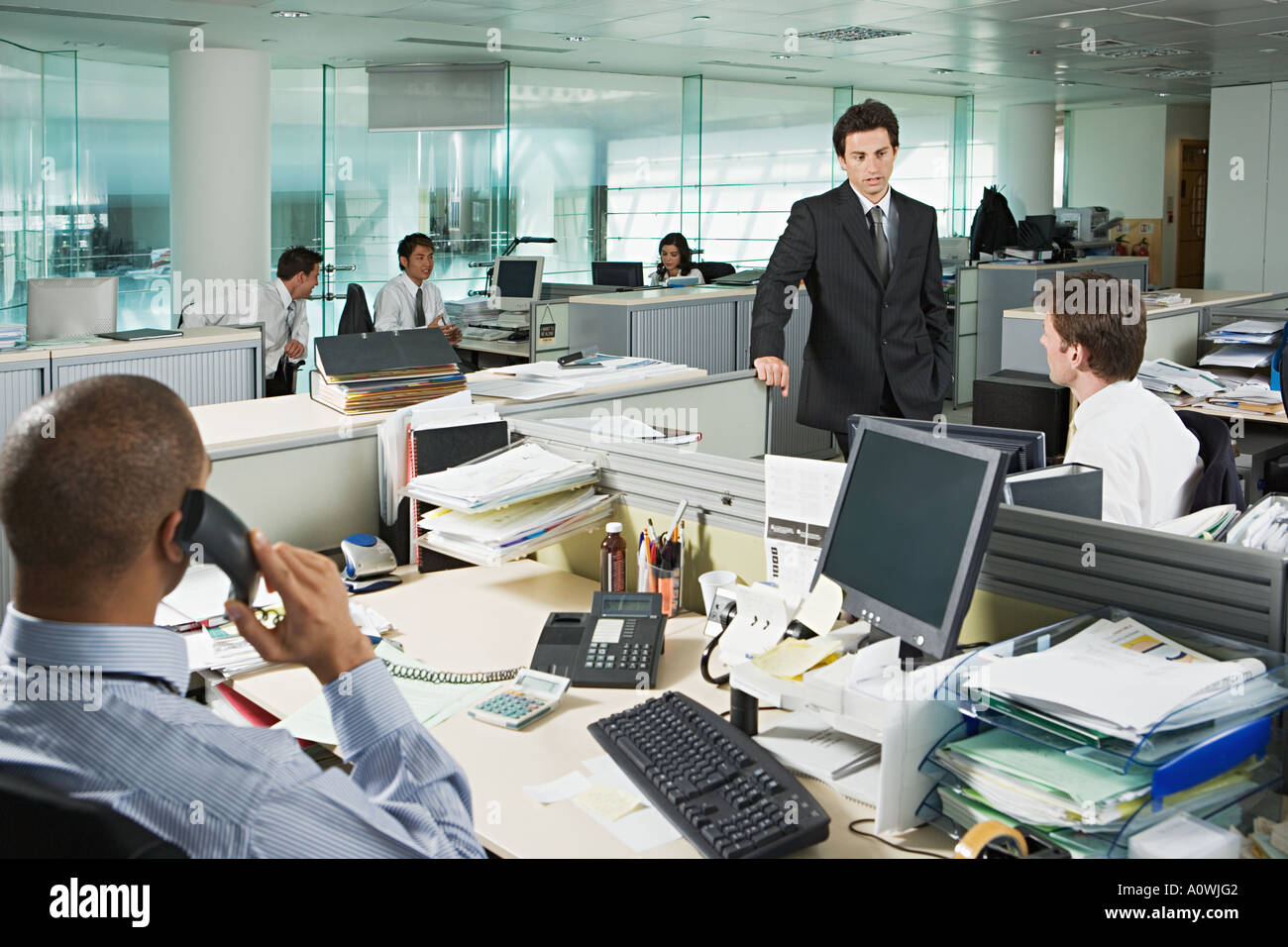Six people conversation hi-res stock photography and images - Alamy