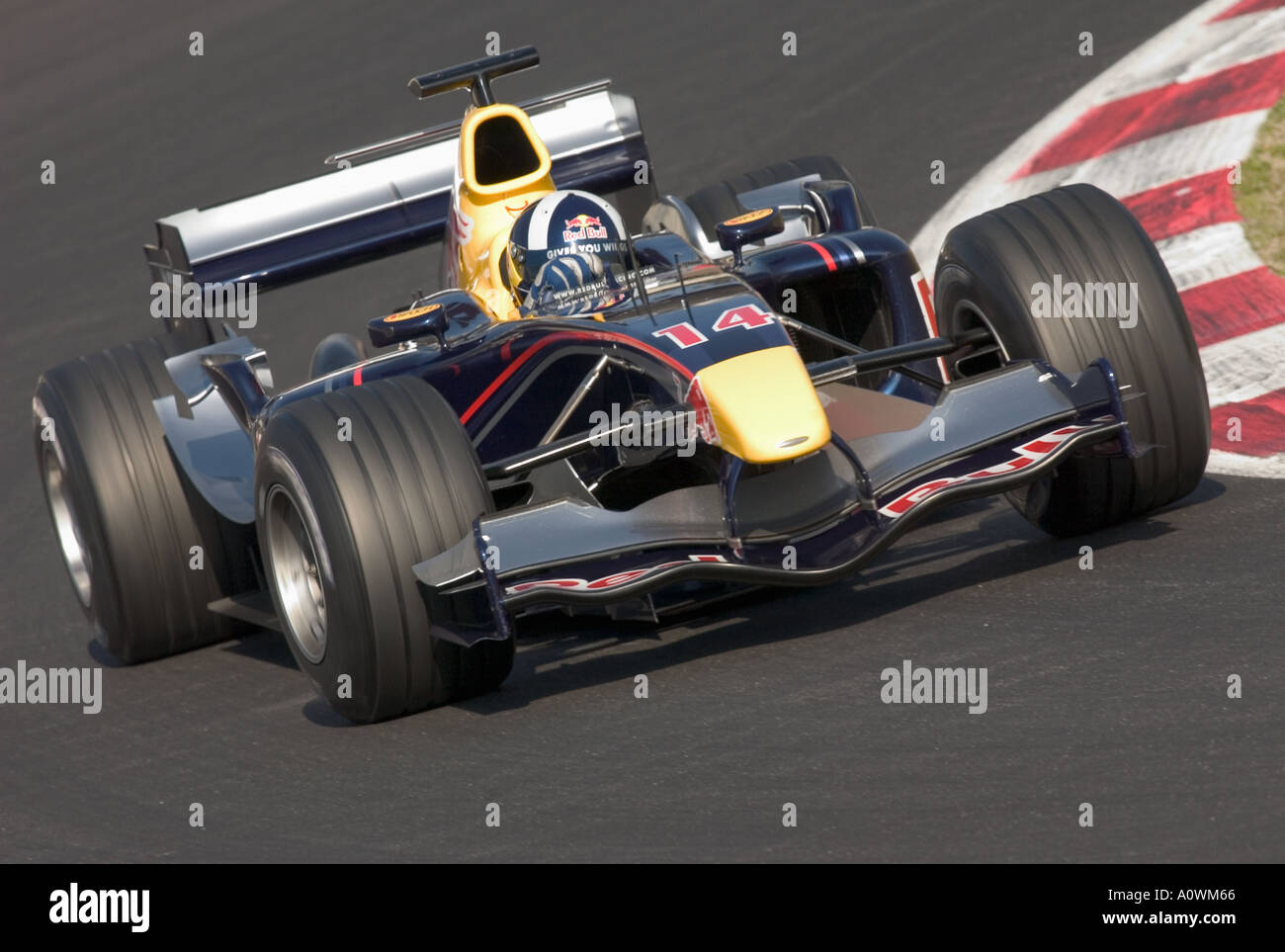 David coulthard formula one racing car hi-res stock photography and ...
