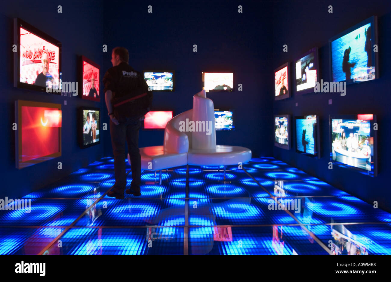 Multimedia installation hi-res stock photography and images - Alamy