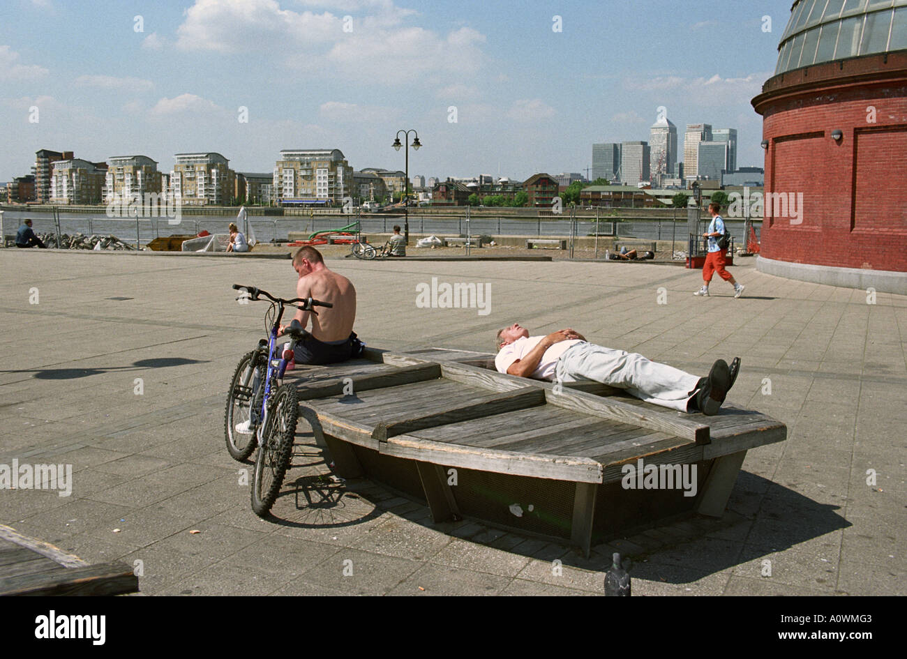 Sunburnt sunbather hi-res stock photography and images - Alamy