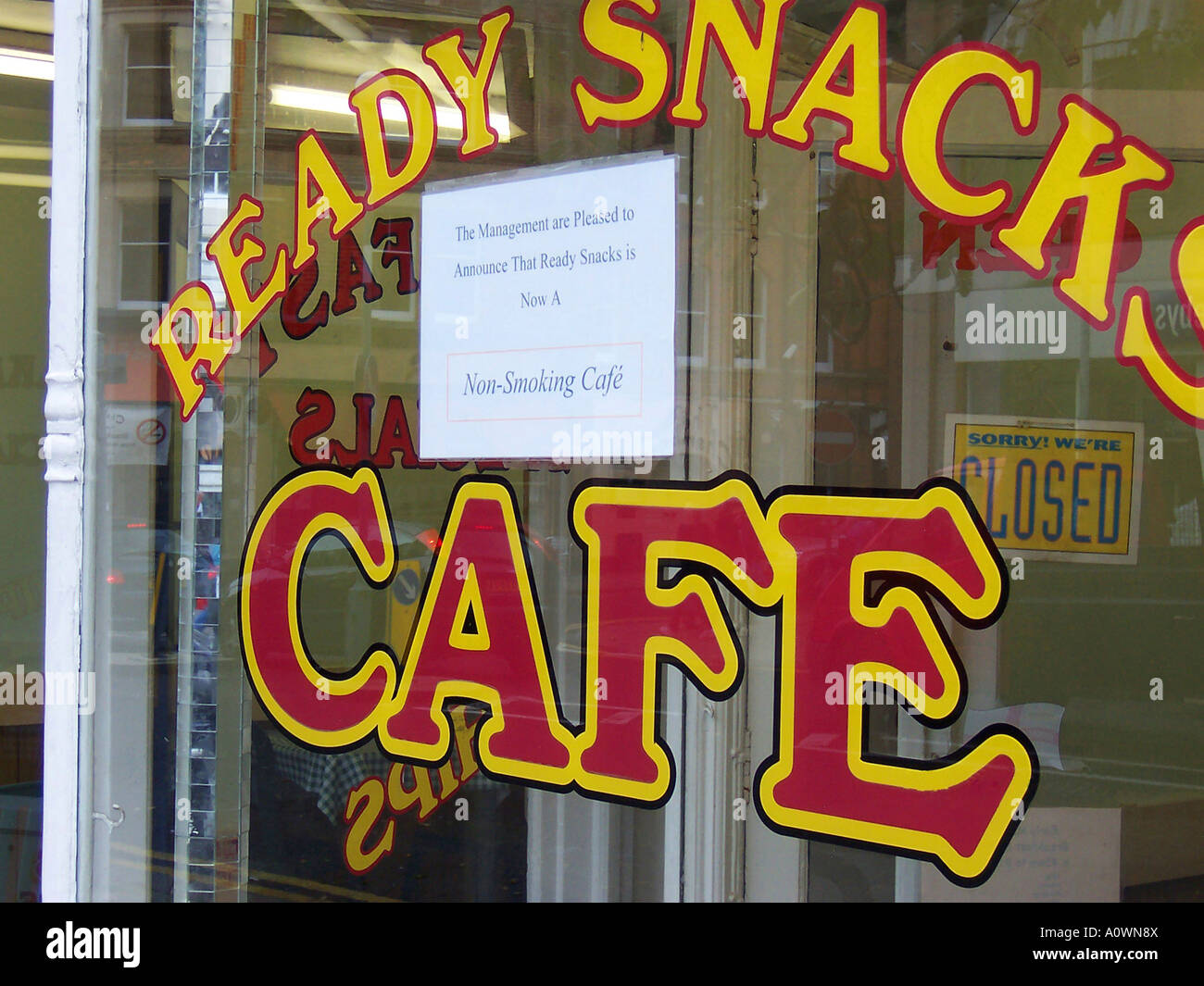 NON SMOKING CAFÉ SIGN Stock Photo - Alamy