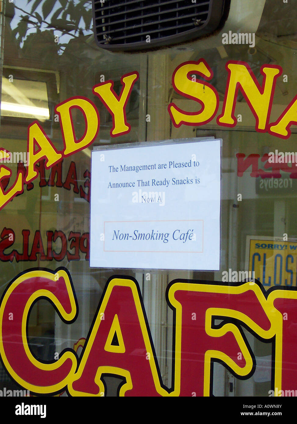 NON SMOKING CAFÉ SIGN Stock Photo - Alamy