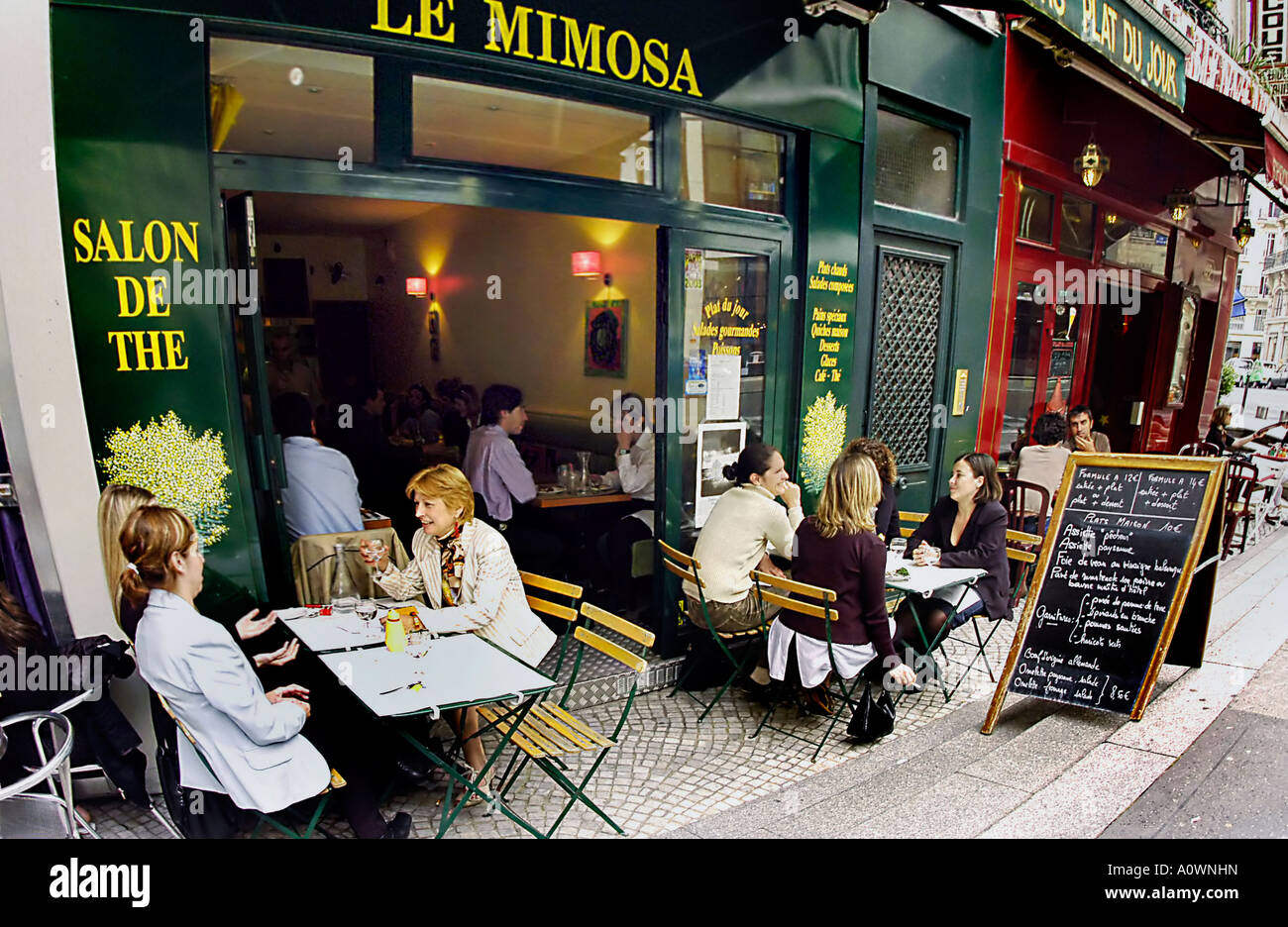 French cafe menu on blackboard hi-res stock photography and images - Alamy