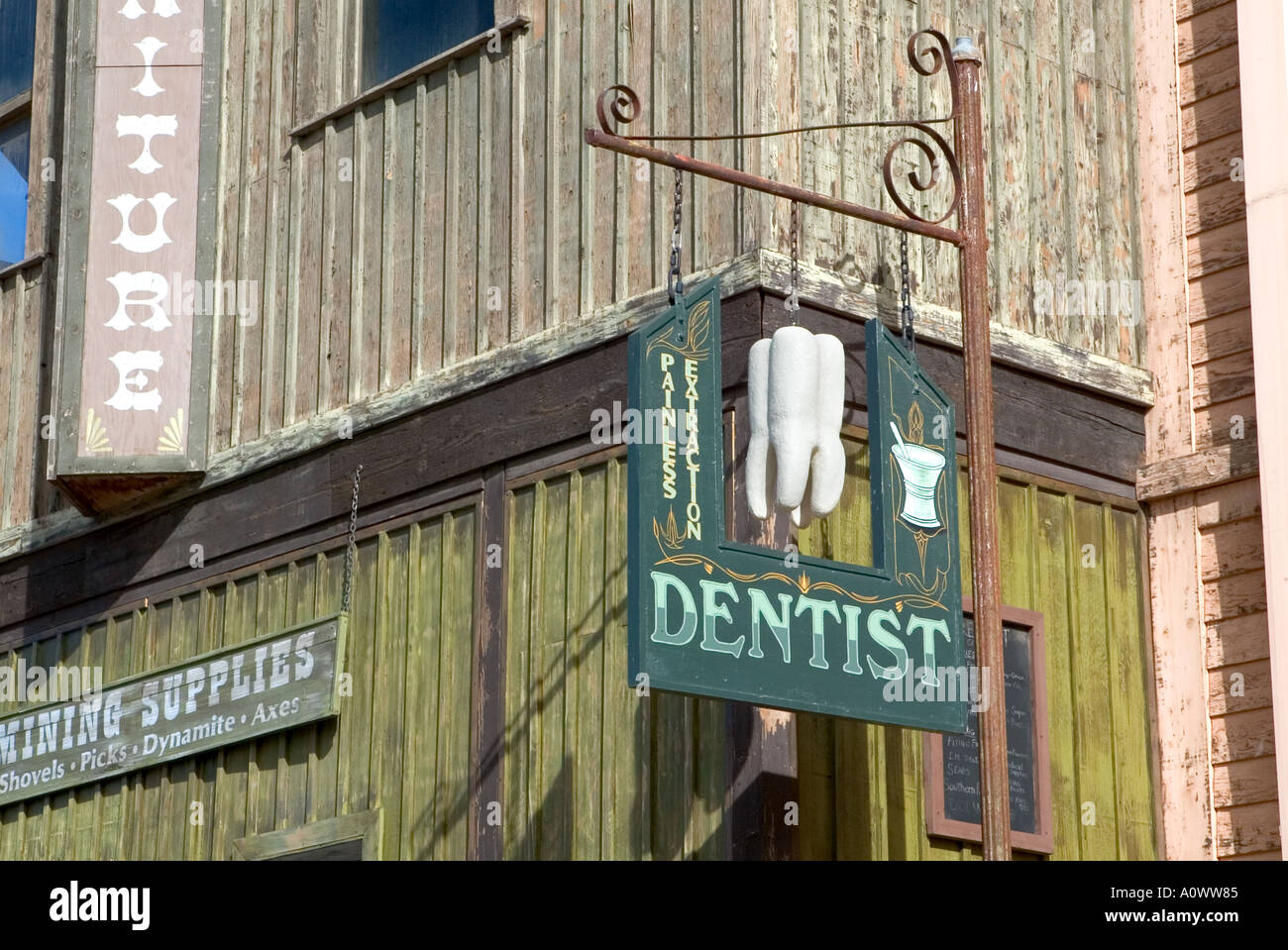 Dentist sign hi-res stock photography and images - Alamy
