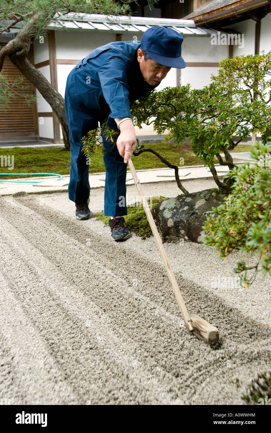 Japanese zen gardener hi-res stock photography and images - Alamy