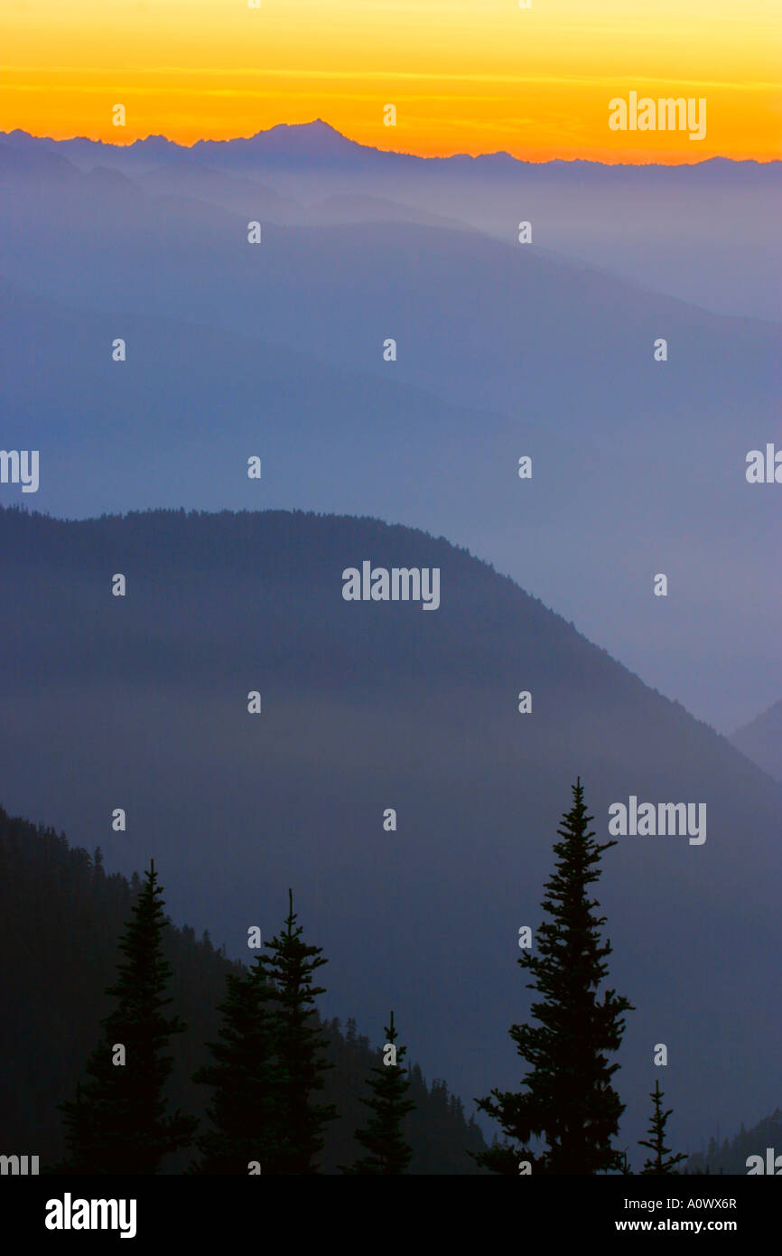 Sunset over the Bailey Range mountains in Olympic National Park ...