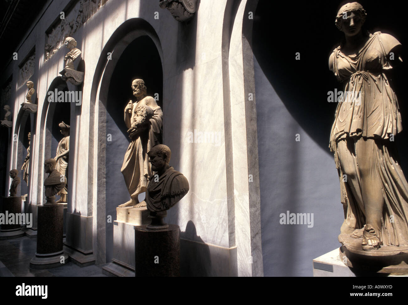 Rome italy vatican museum hallway hi-res stock photography and images ...