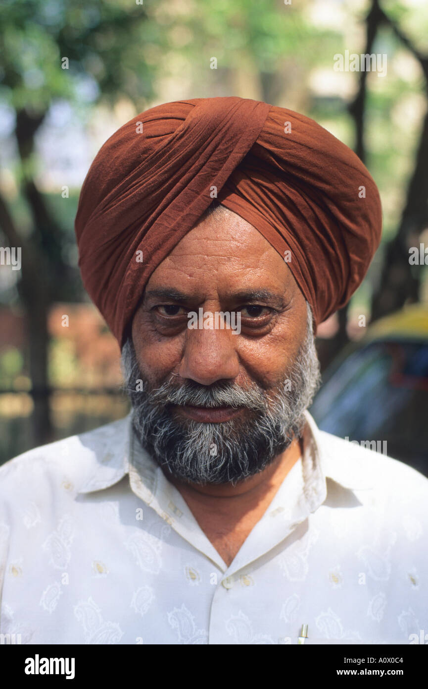 Sikh indian man wearing a turban Stock Photo - Alamy