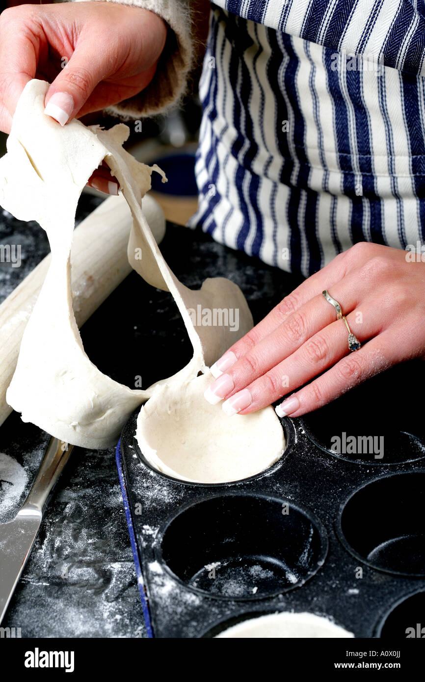 Making mince pie hi-res stock photography and images - Alamy