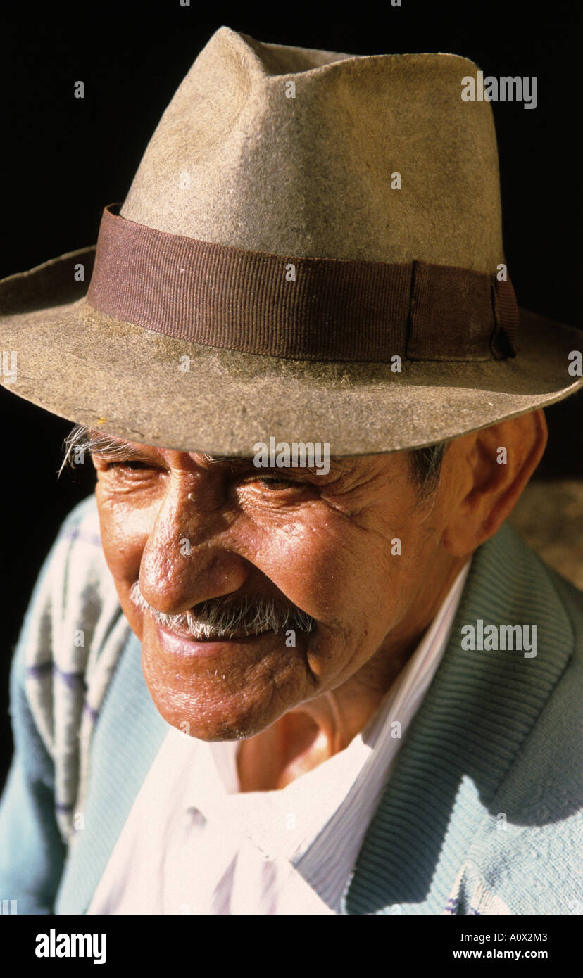 Old bolivian man hi-res stock photography and images - Alamy