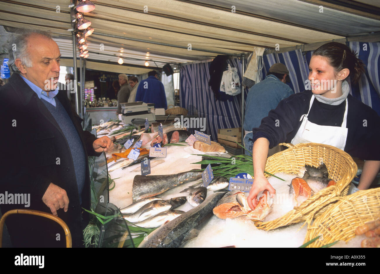 The fish market in paris hi-res stock photography and images - Alamy