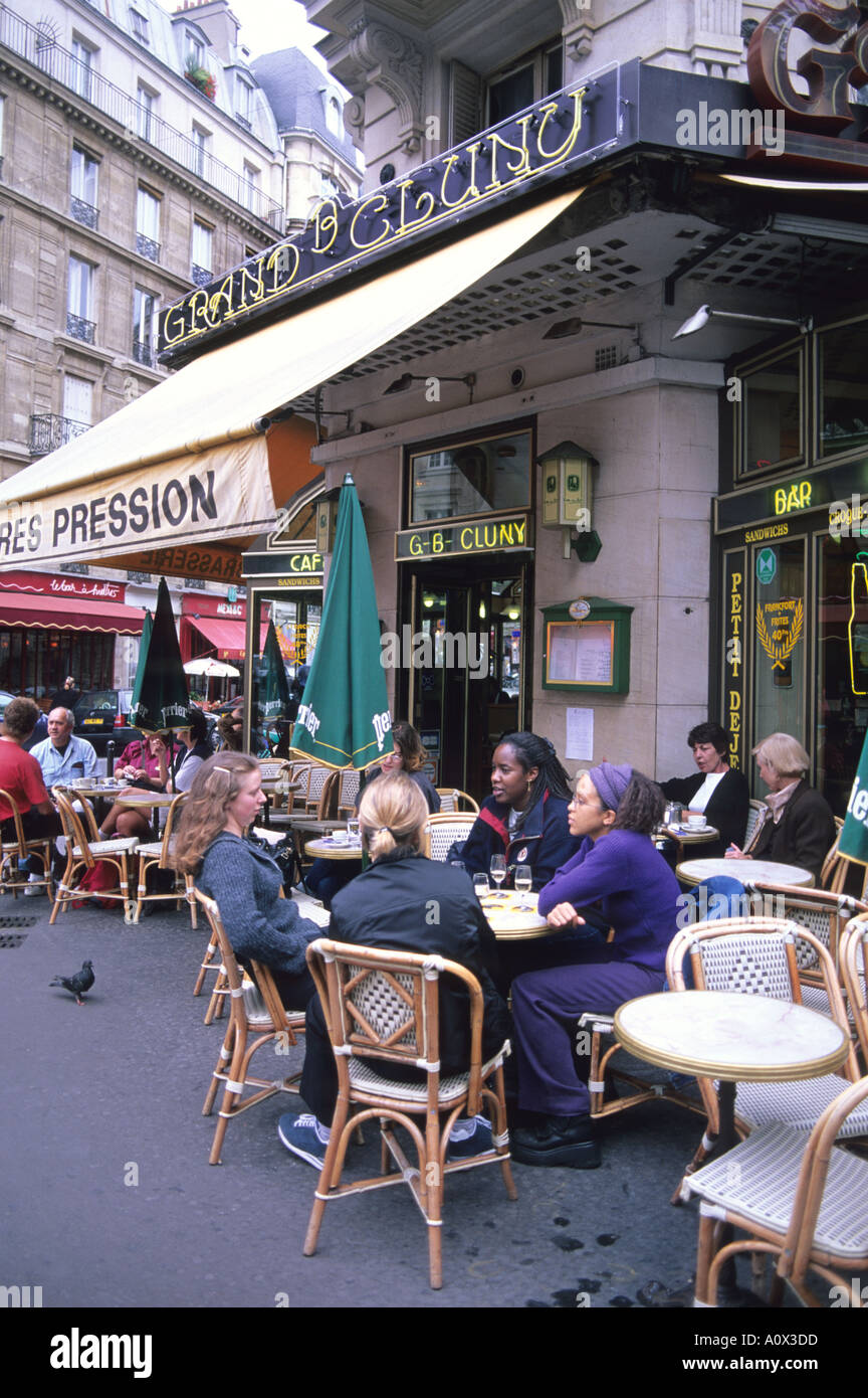 Sidewalk cafe in Paris France Stock Photo - Alamy