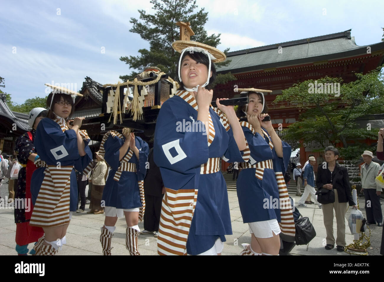 Traditional dress and procession for tea ceremony Yasaka jinja shrine ...