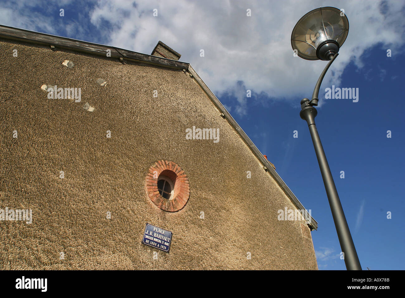 Attic window circular hi-res stock photography and images - Alamy