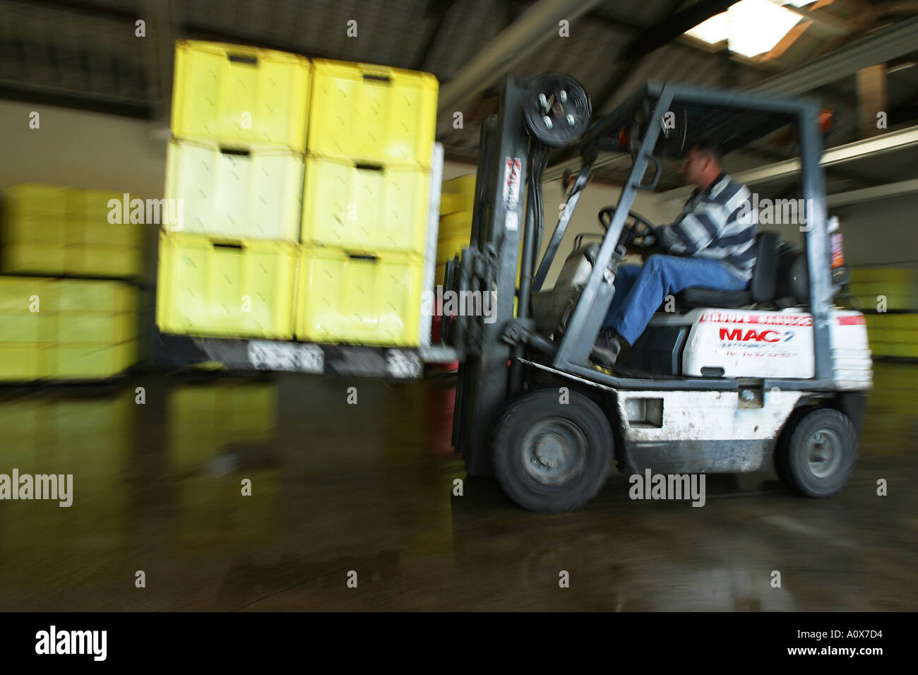 Worker carrying plastic crates hi-res stock photography and images - Alamy Worker carrying plastic crates hi-res stock photography and images - Alamy