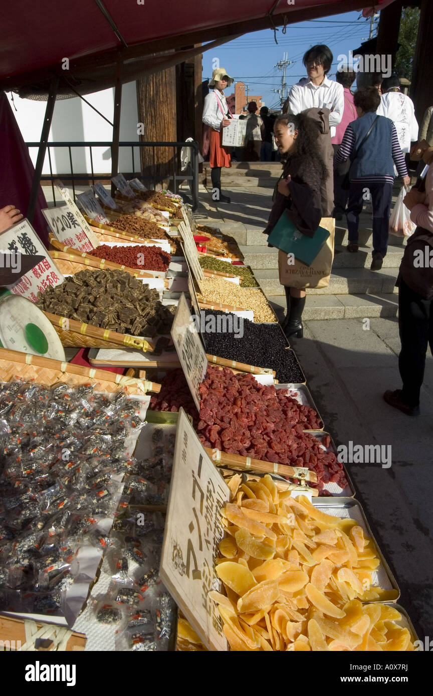 Temple market toji temple hi-res stock photography and images - Alamy