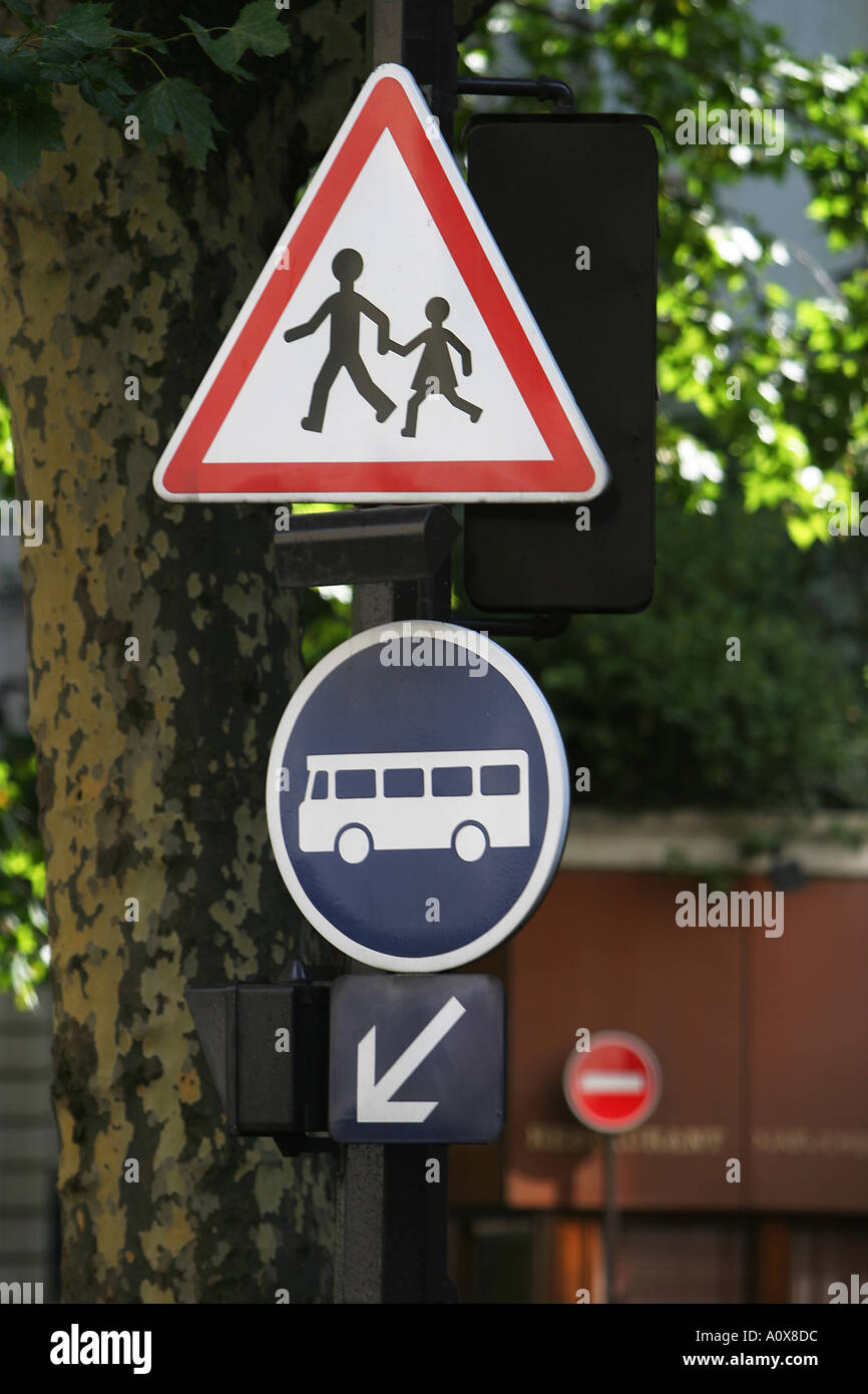 Bus triangular hi-res stock photography and images - Alamy