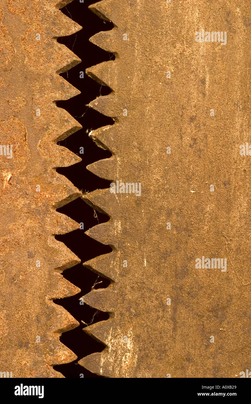 Jagged edge saw hi-res stock photography and images - Alamy