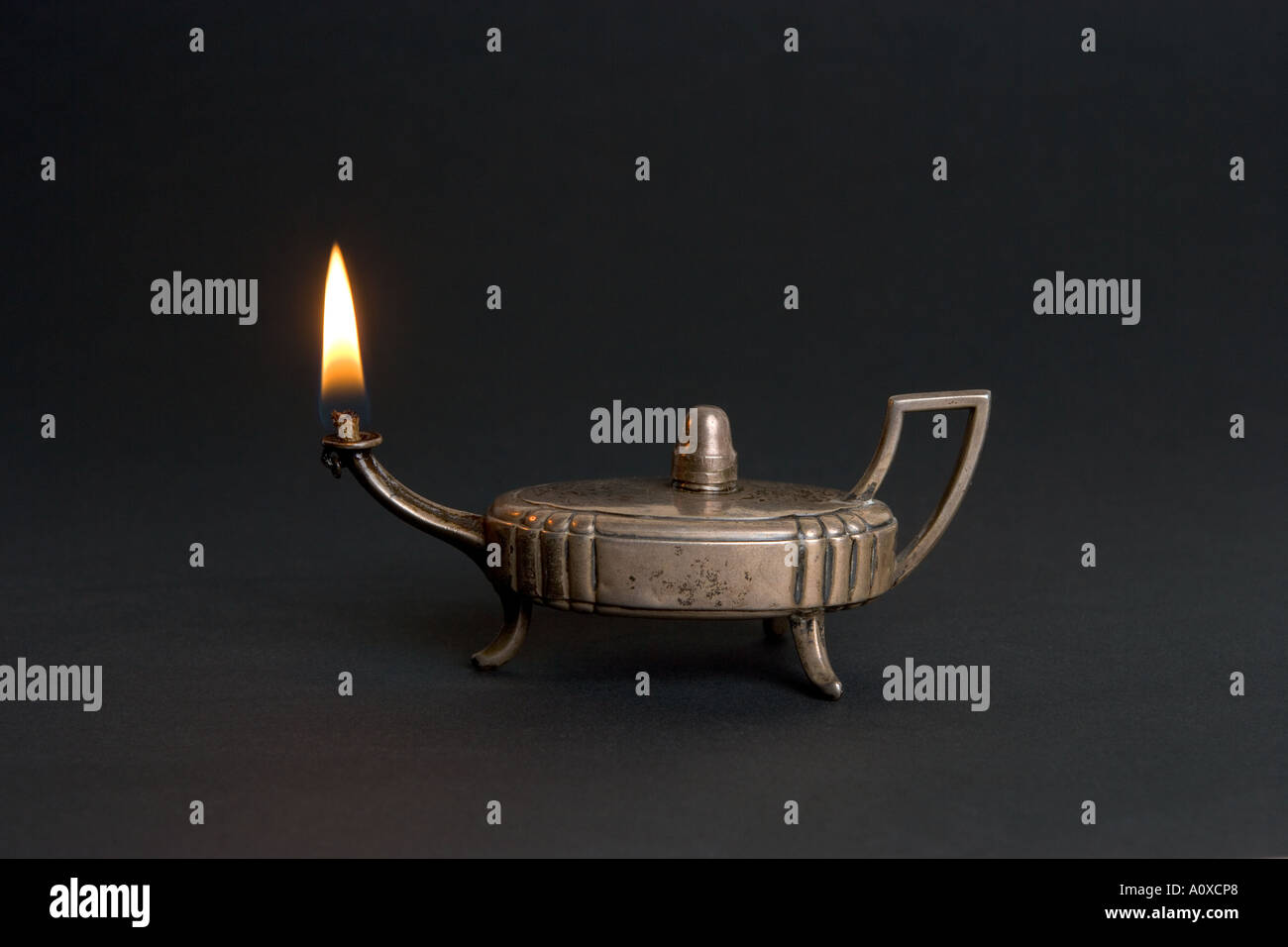 Aladdins antique hi-res stock photography and images - Alamy