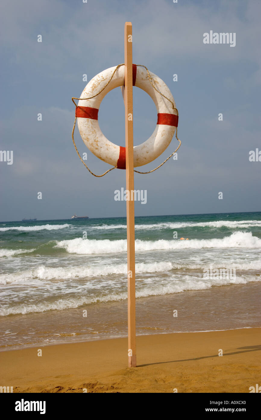 Life preserver on post on hi-res stock photography and images - Alamy