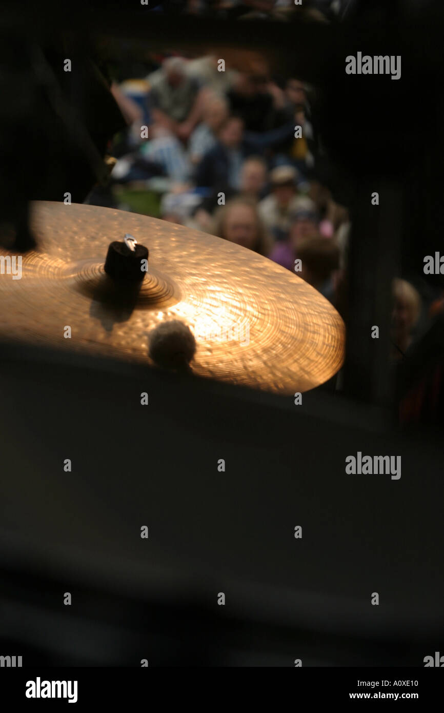 Tapping drums hi-res stock photography and images - Alamy