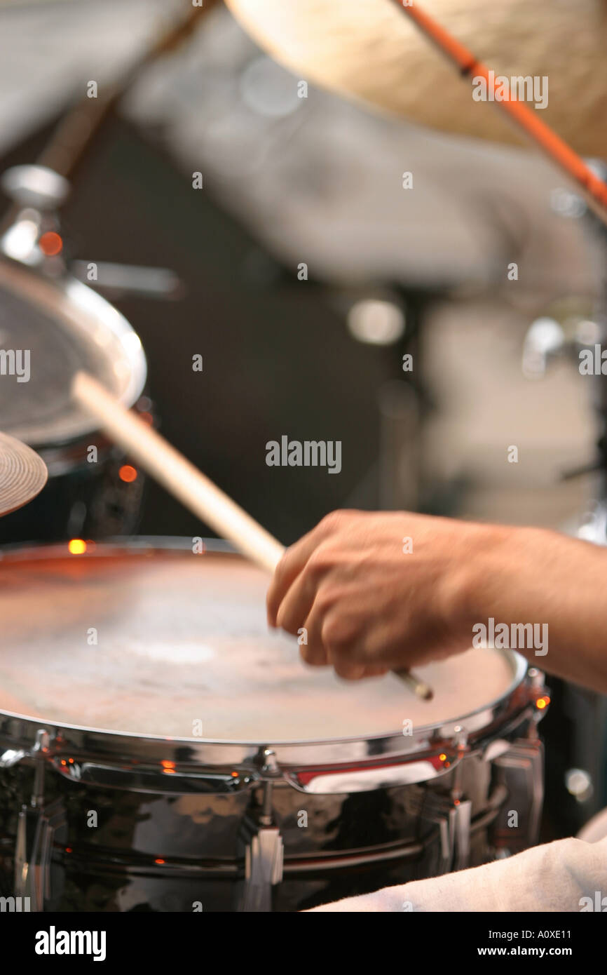 Tapping drums hi-res stock photography and images - Alamy