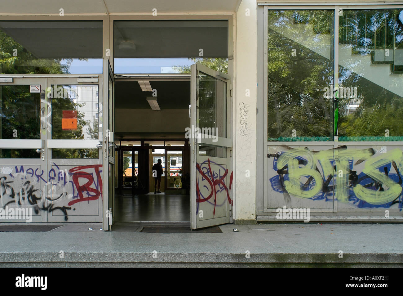 Chaotic classroom hi-res stock photography and images - Alamy