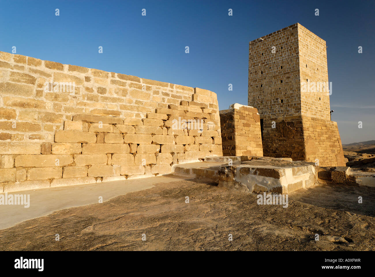 Antique dam of Marib, northern watergate, Yemen Stock Photo - Alamy