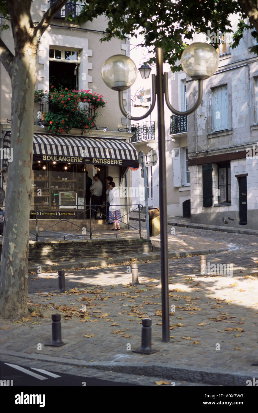 France serrant hi-res stock photography and images - Alamy