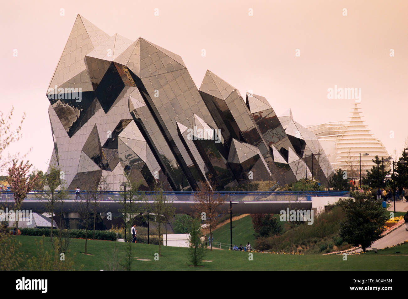 Glass building futuroscope france hi-res stock photography and images ...