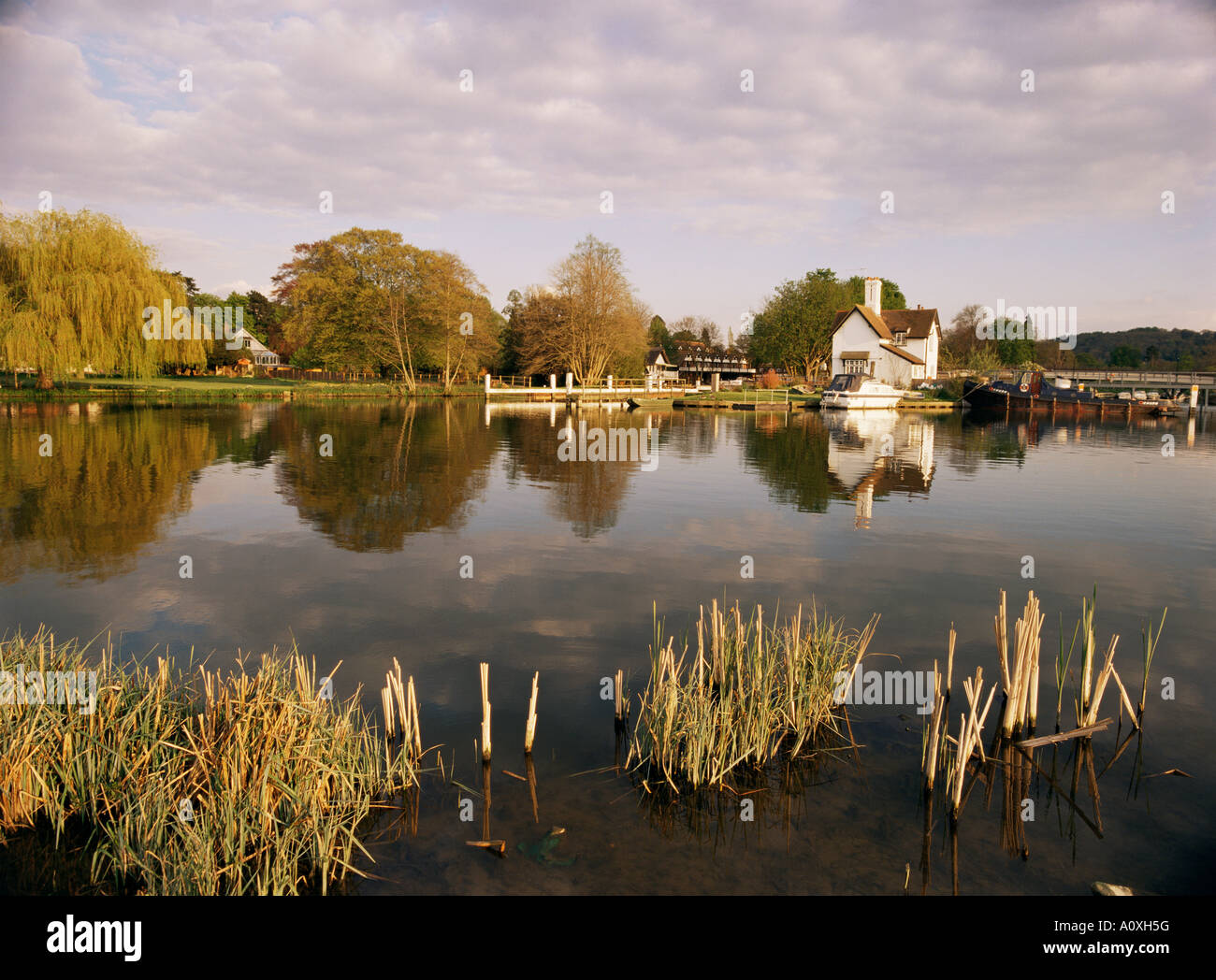 Berkshire borders hi-res stock photography and images - Alamy