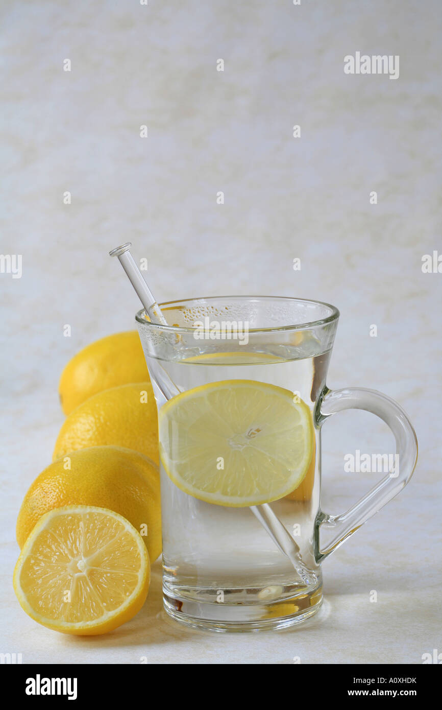 Common cold drink hot lemon Stock Photo - Alamy